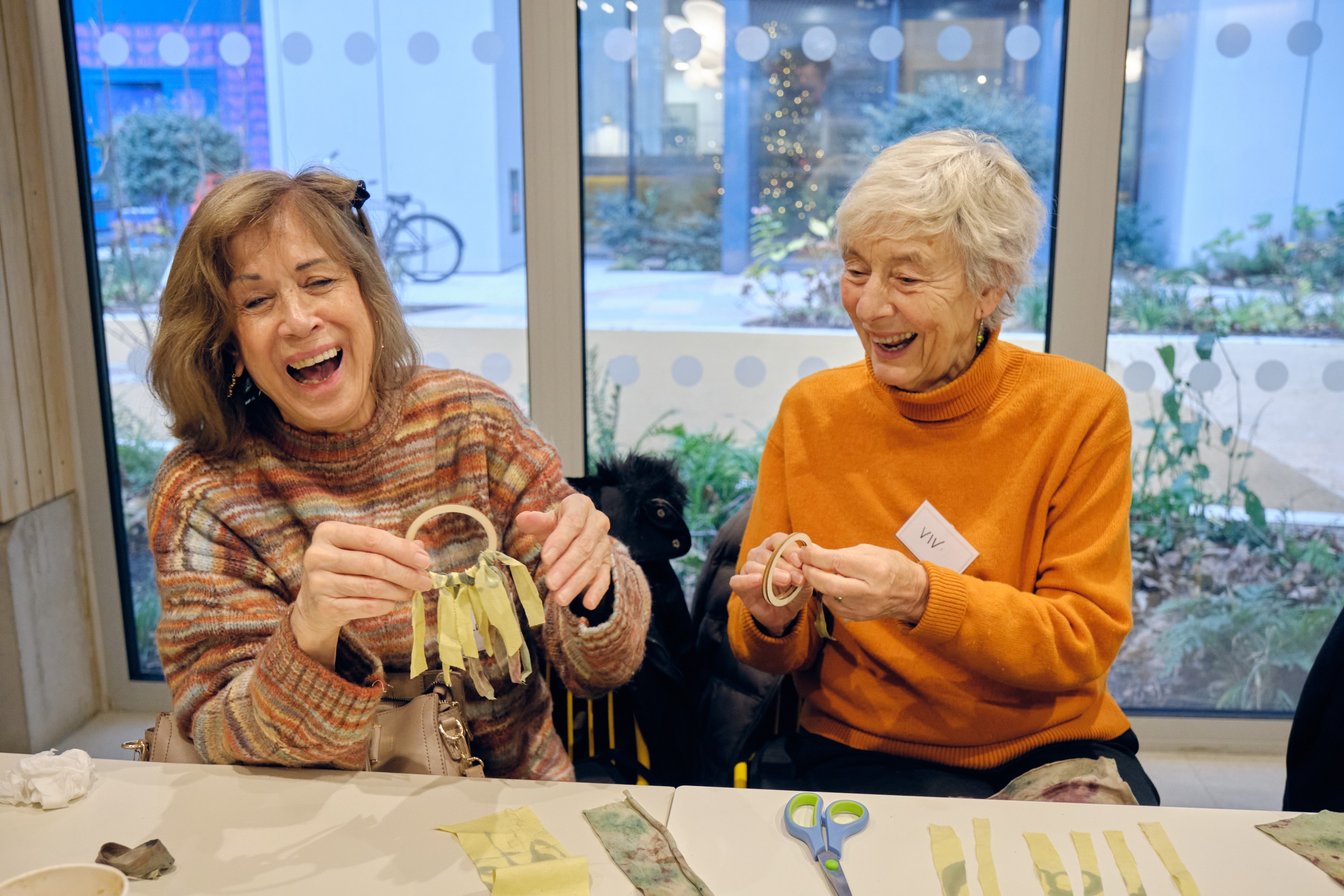 How creative activities can help people with dementia | Alzheimer's Society