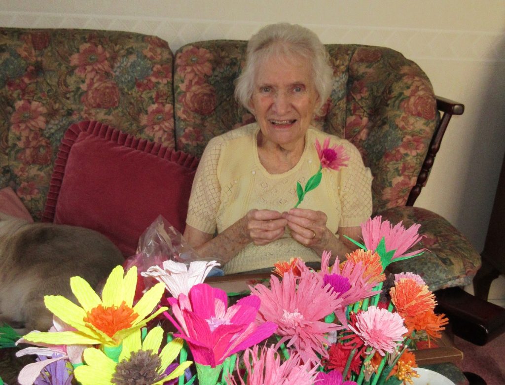 Paper Plate Crafts For Elderly At Andrea Merri Blog
